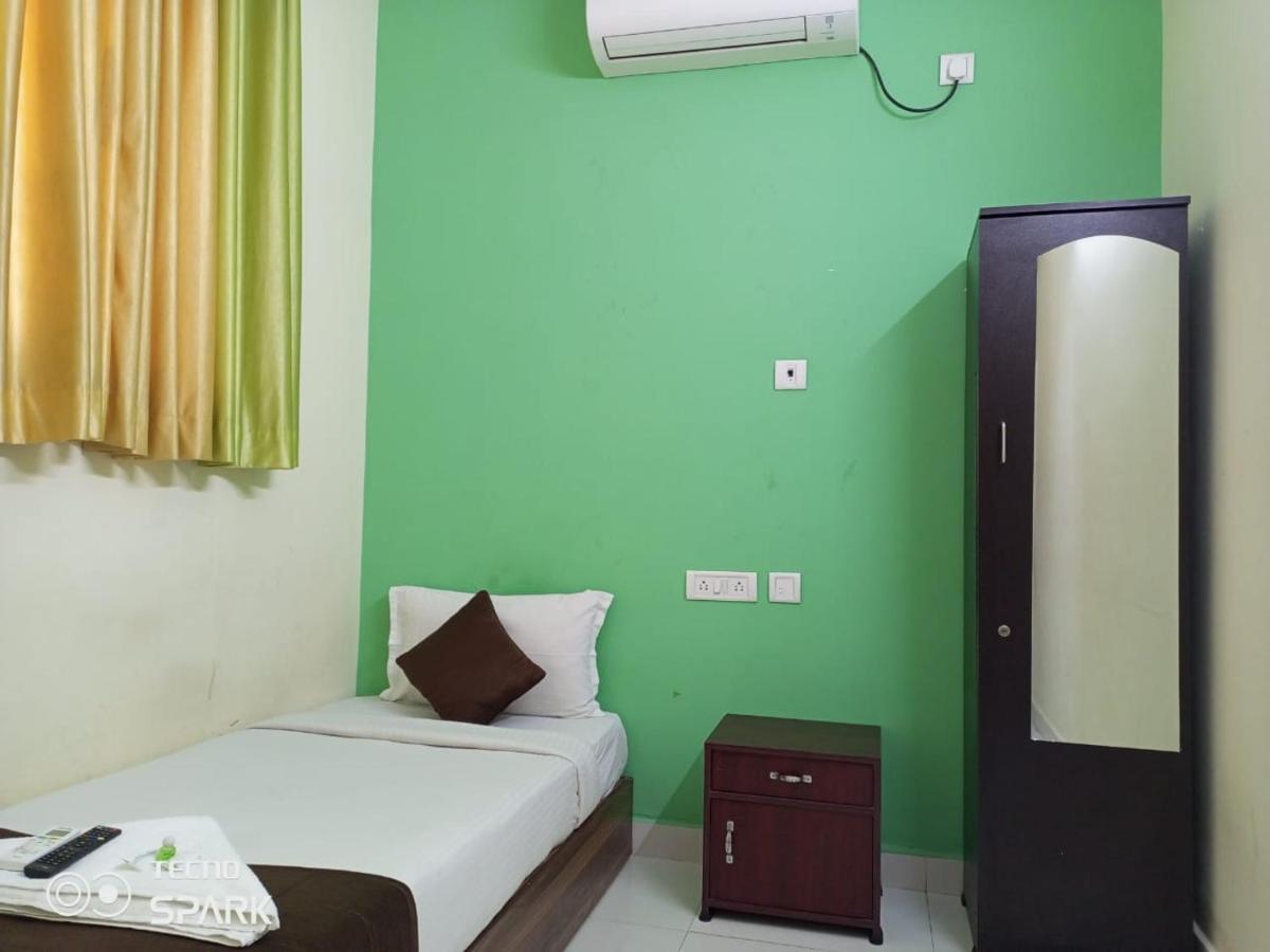 Green Tree Hotel-Near Vfs Global And Ramee Mall Chennai: 2 star Hotel ...